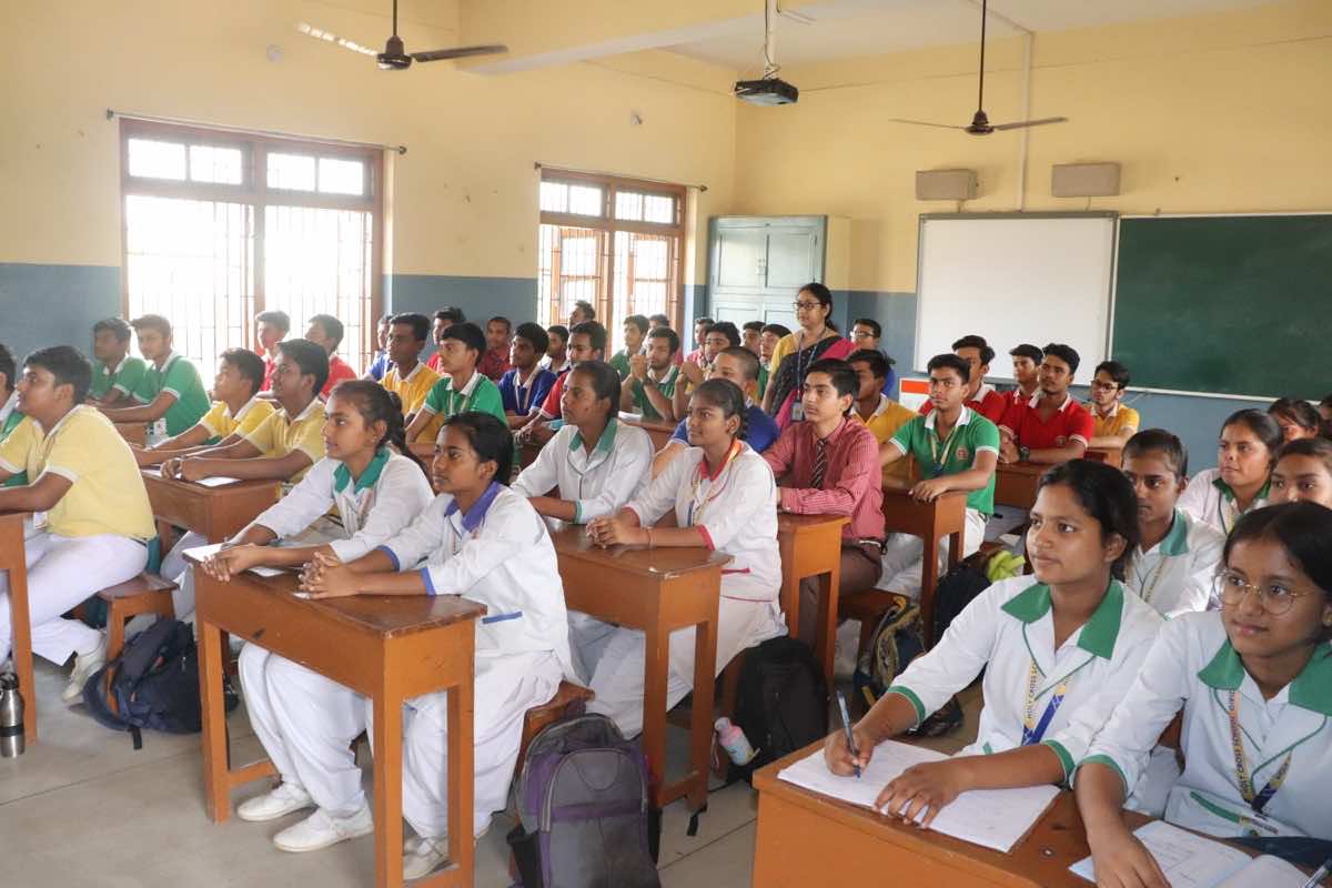 DIGITAL CLASSROOM - Holy Cross School, Giridih, Jharkhand